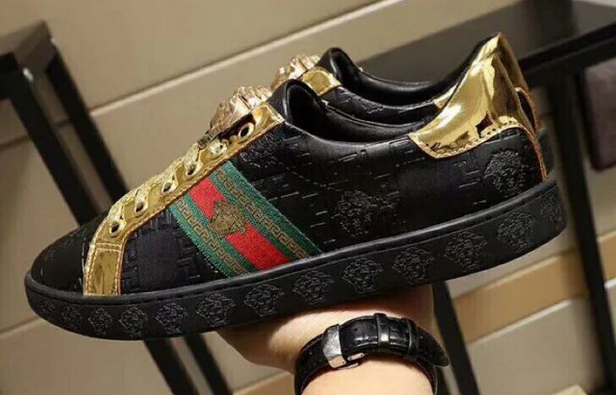 Лукашенко: белорусы рвутся за Gucci, Versace и прочей гадостью, а надо ...