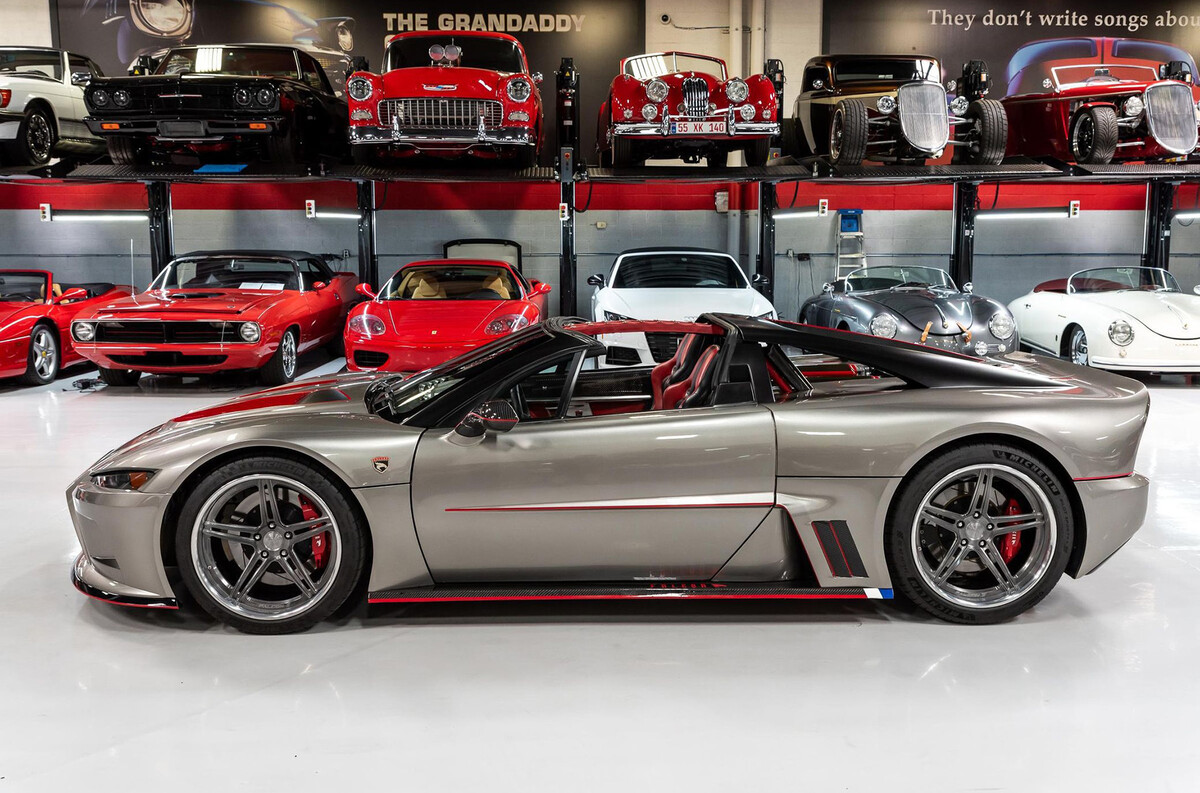 На продажу выставили уникальный суперкар Falcon F7